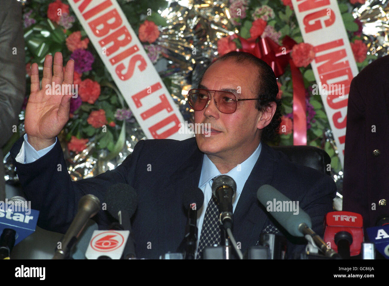 Crime waves hi-res stock photography and images - Alamy