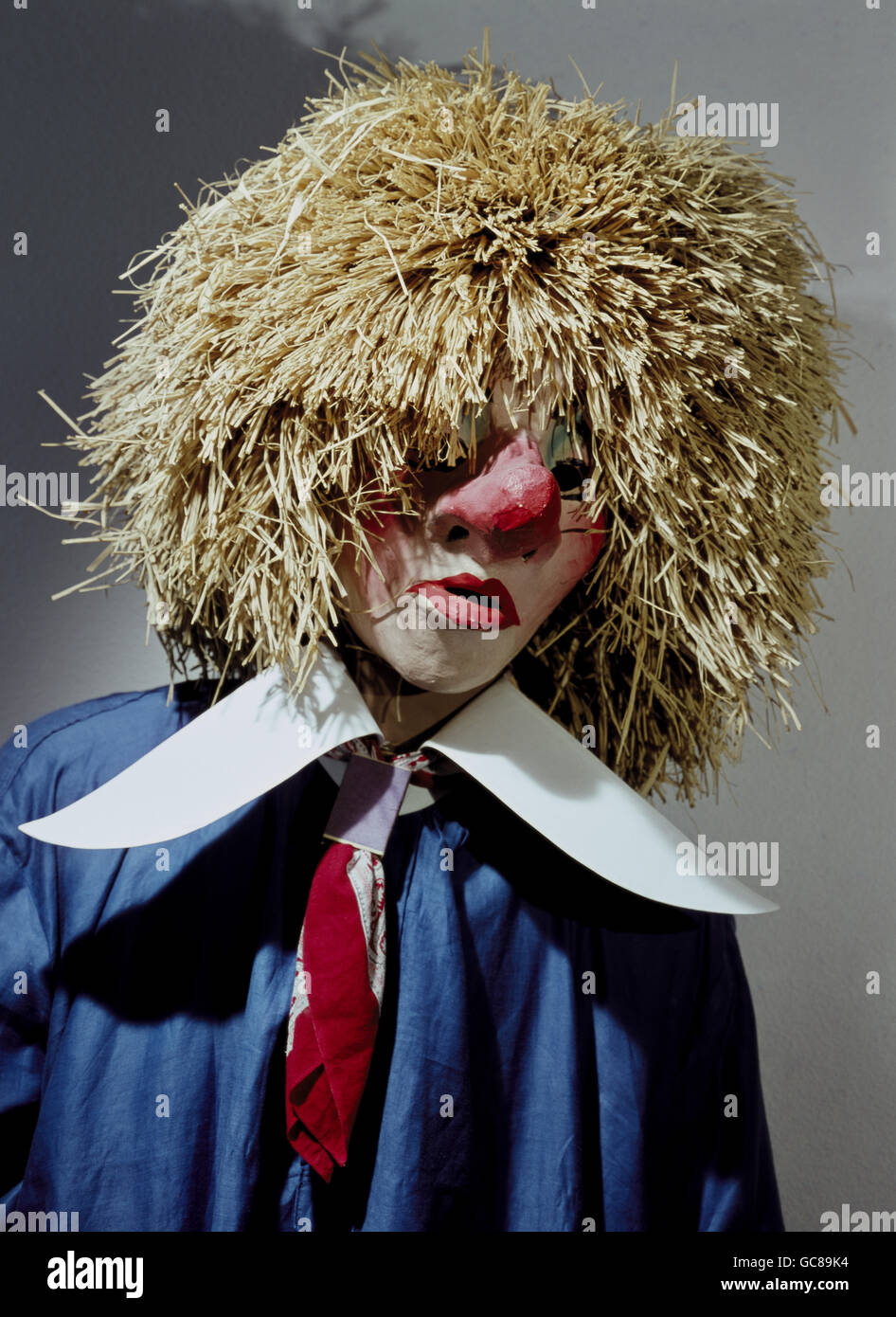 Straw wig hi-res stock photography and images - Alamy