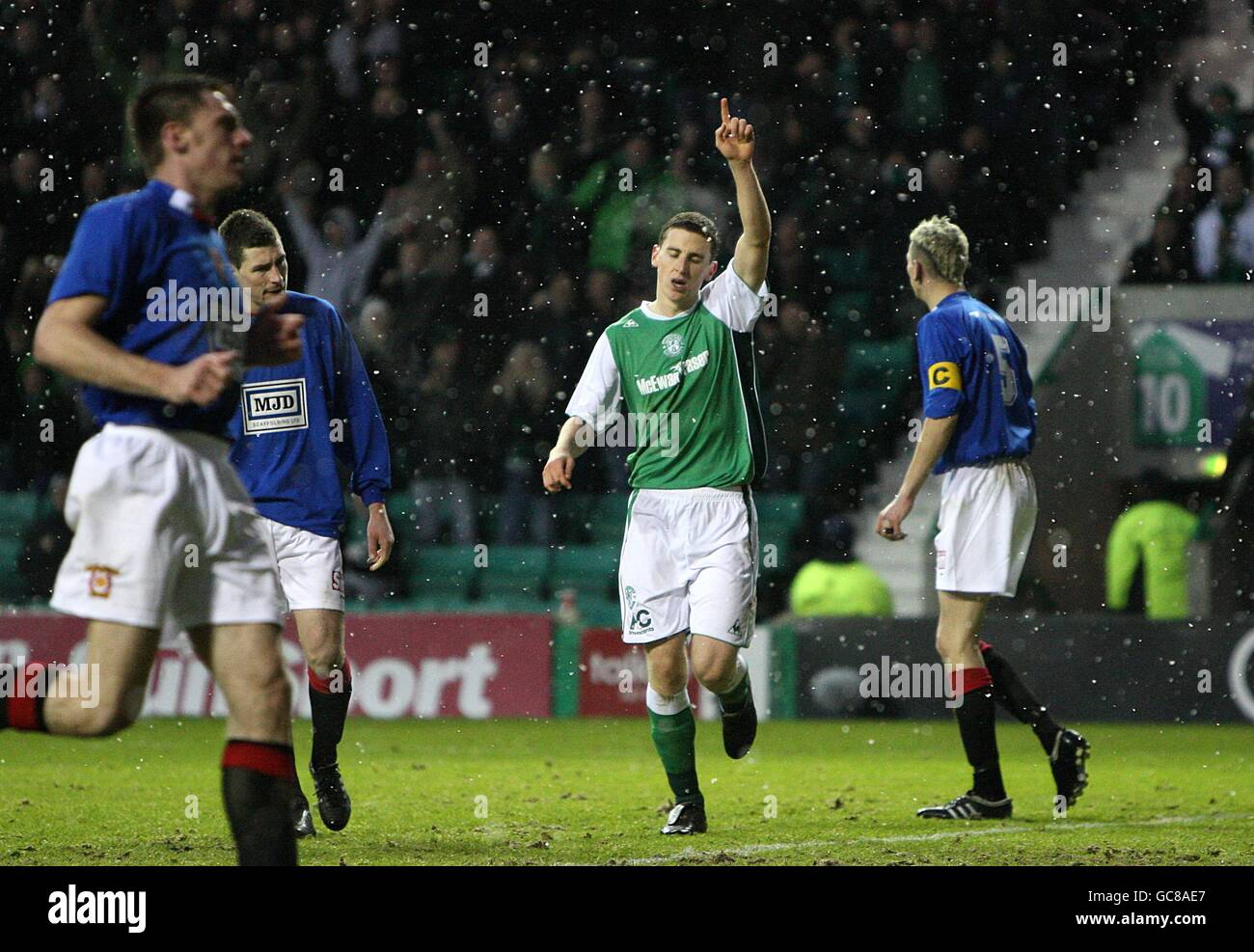 Hibernian's Paul Hanlon celebrates scoring his sides third goal of the ...