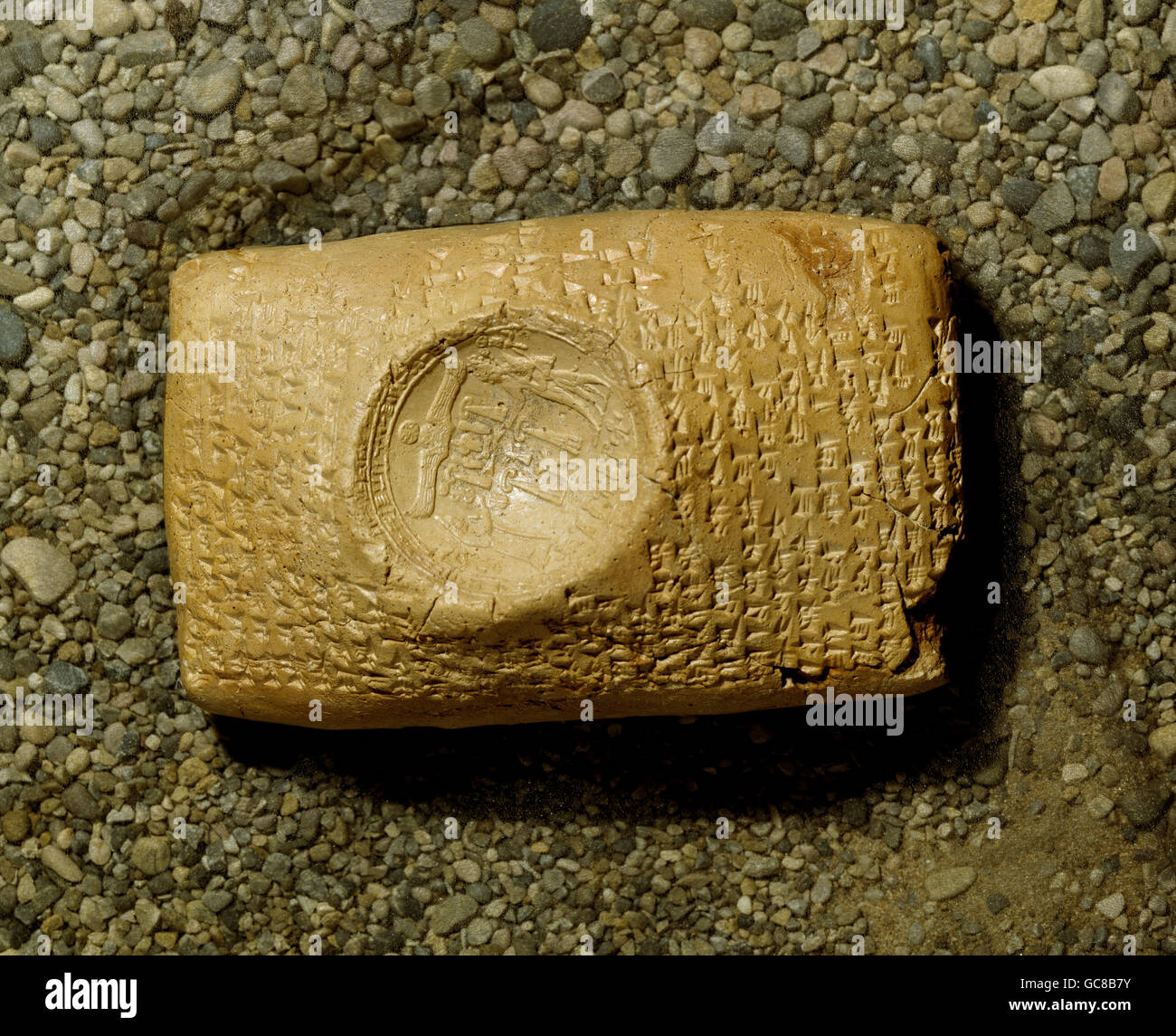 Ancient cuneiform tablet hi-res stock photography and images - Alamy