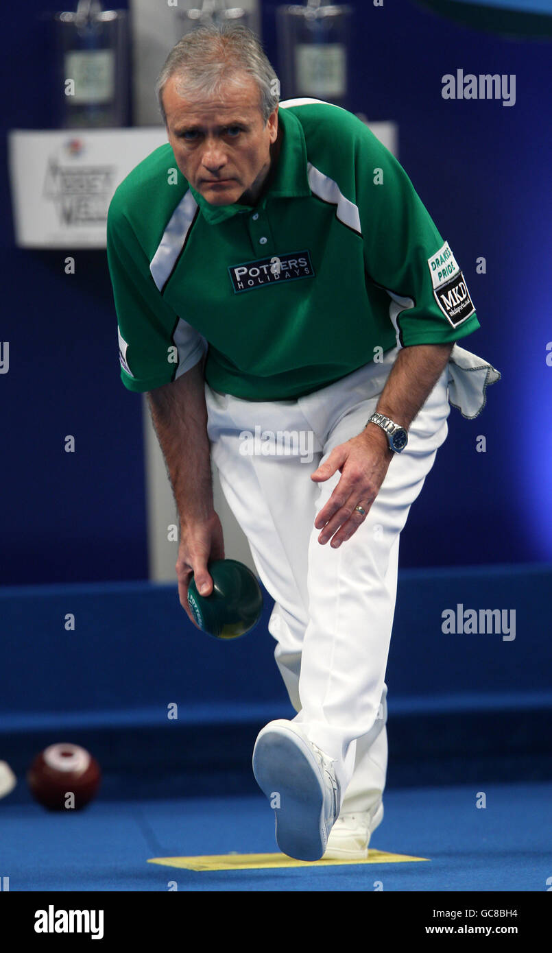 Phillip Rowlands during his match against Greg Harlow Stock Photo - Alamy