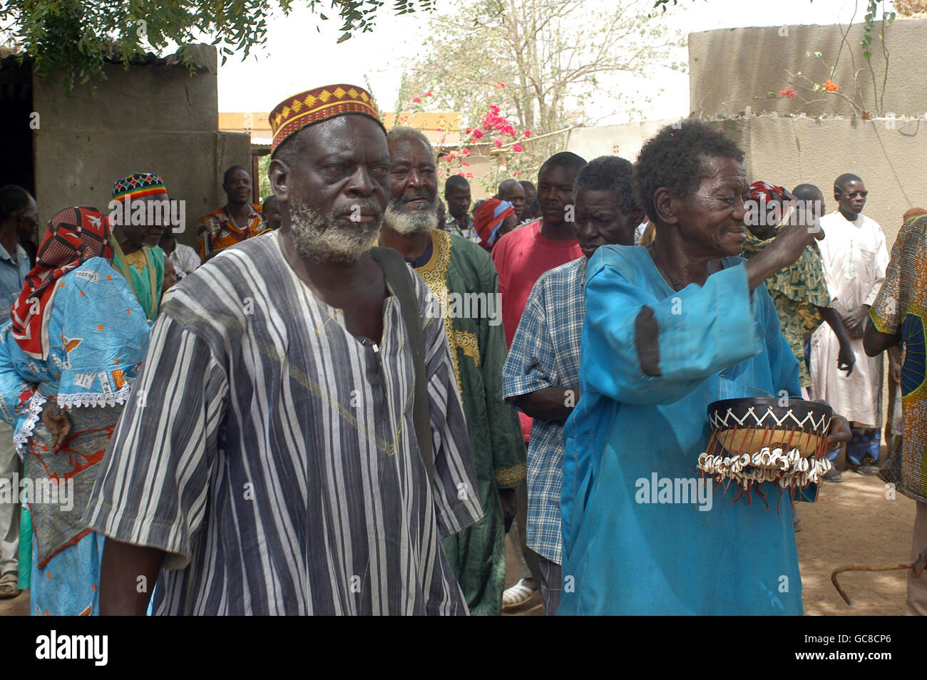 Establishment of the new chief of village of Kokemnoure. The villagers ...