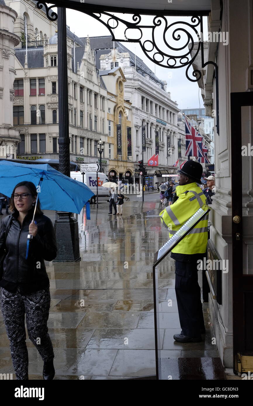 City of London on a wet rainy day Stock Photo - Alamy
