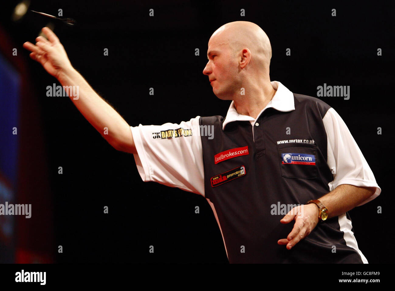 Gary anderson darts player hi-res stock photography and images - Alamy