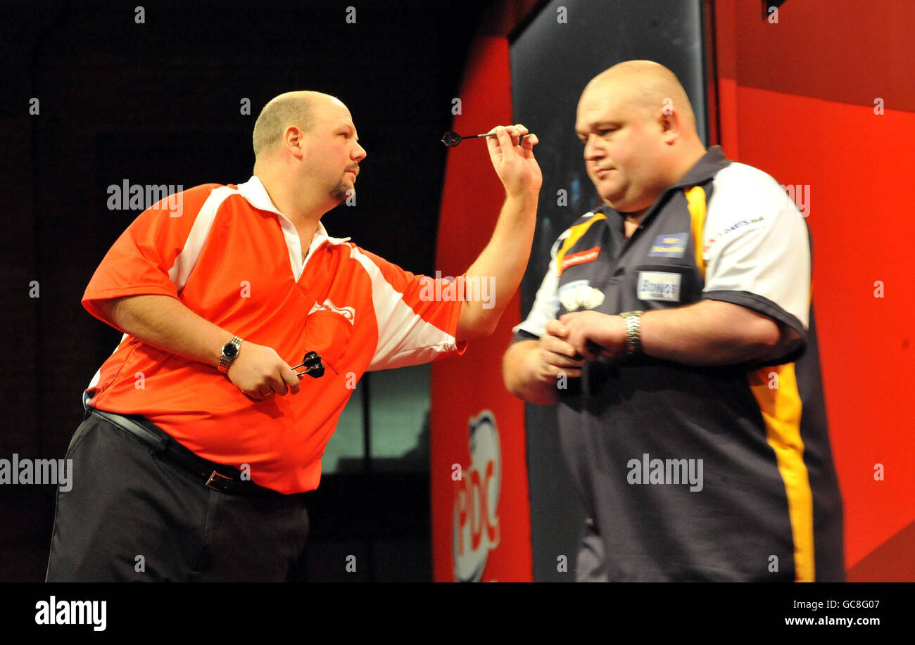 USA's Darin Young in action against UK's Andy Smith (right) during the ...