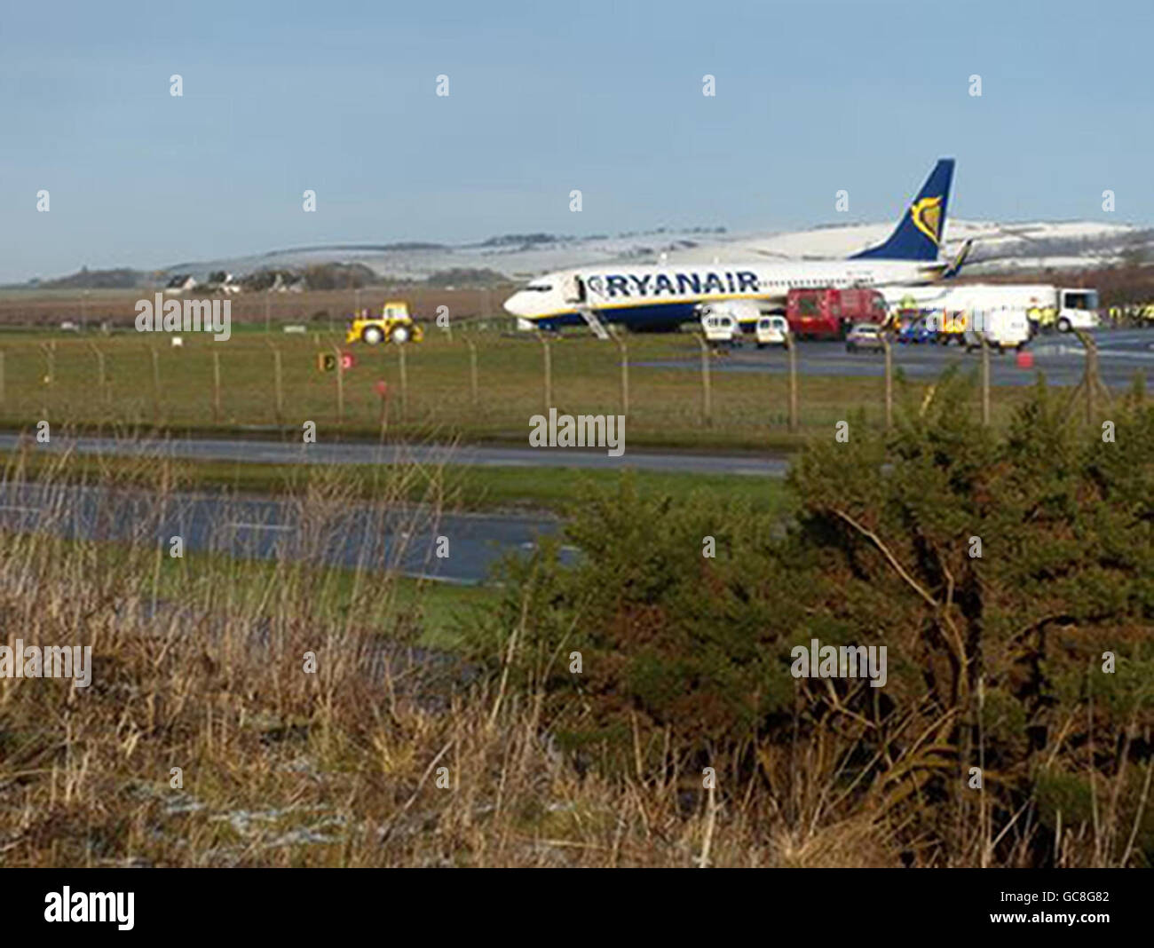 Plane skids off runway at Prestwick Stock Photo - Alamy