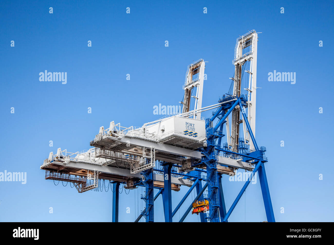Movable cranes hi-res stock photography and images - Alamy
