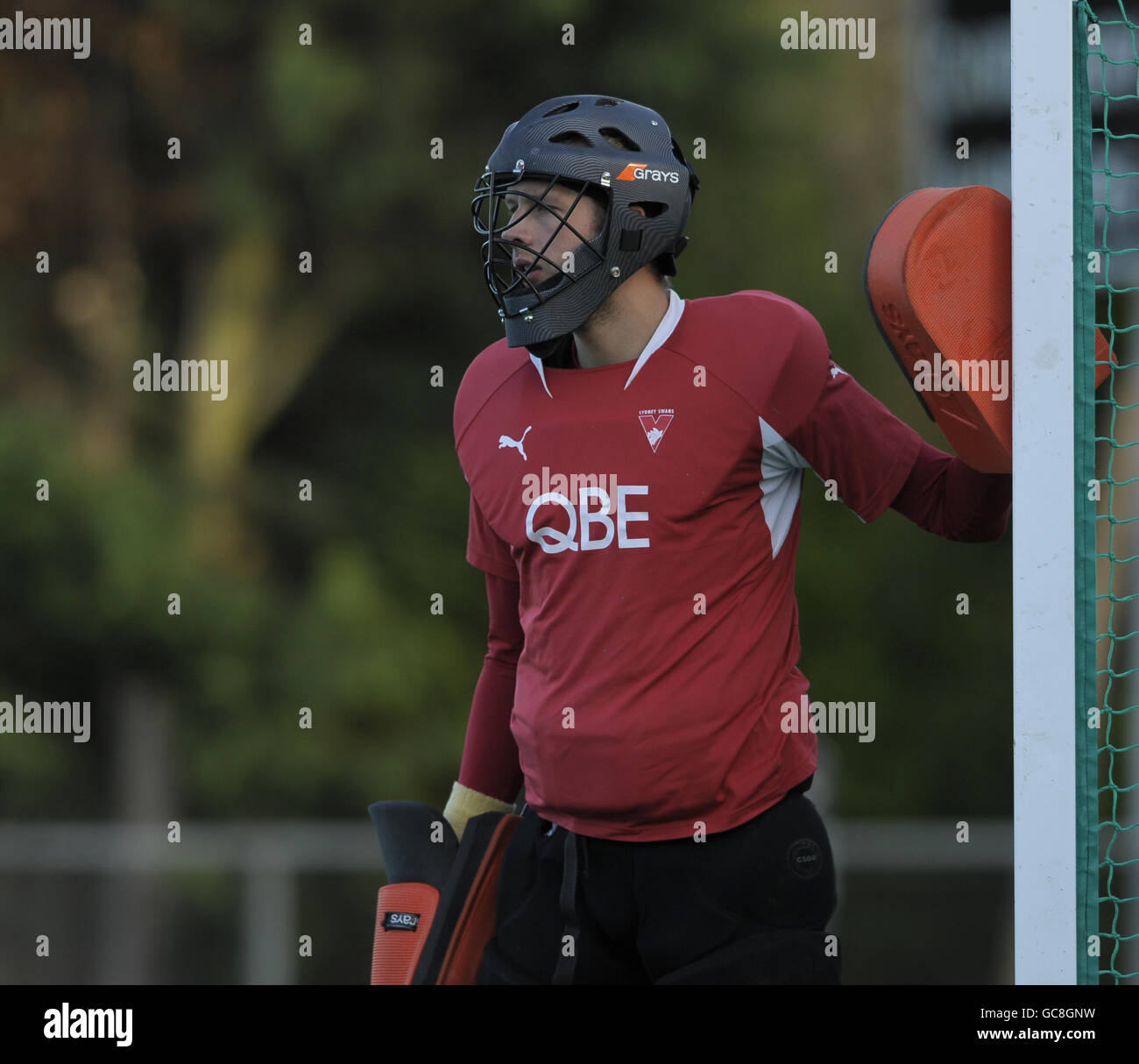 Cowling hi-res stock photography and images - Alamy