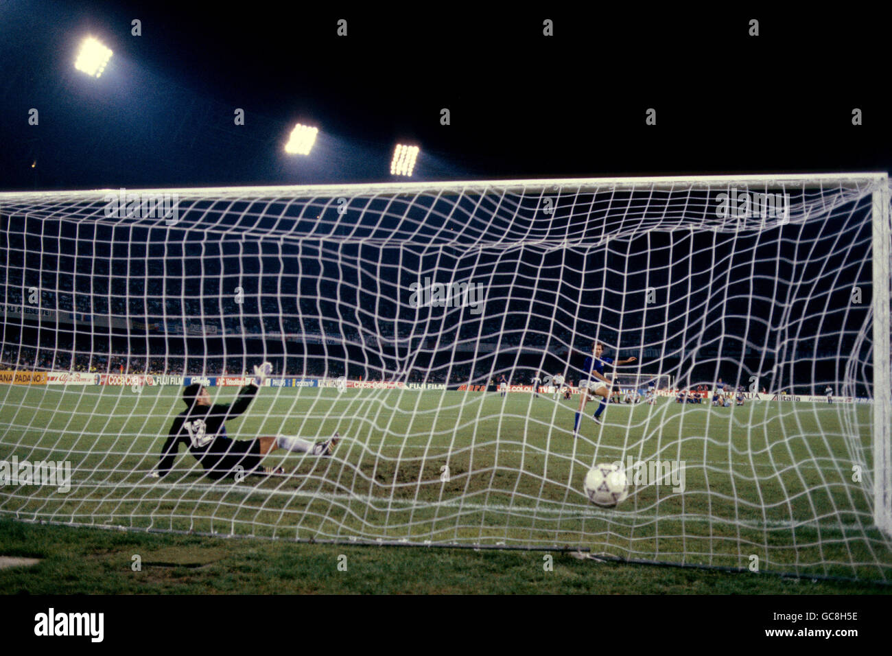Soccer - FIFA World Cup Italia 90 - Semi Final - Italy v Argentina ...