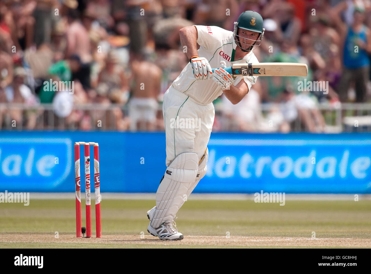 South African captain Graeme Smith bats during the second Test at ...