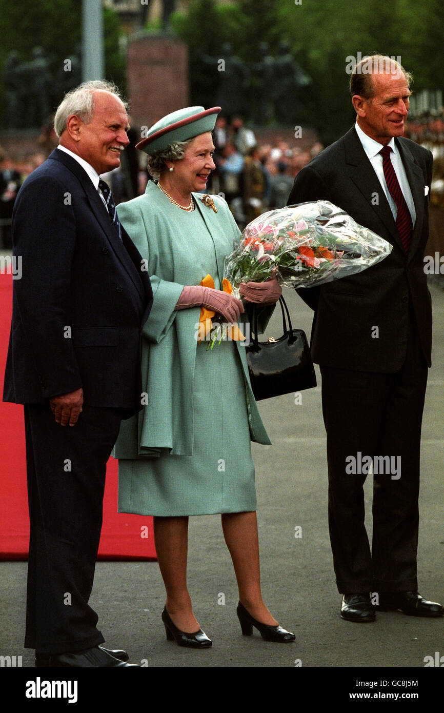 Queen elizabeth ii prince philip queen1990s doe1990s hi-res stock ...