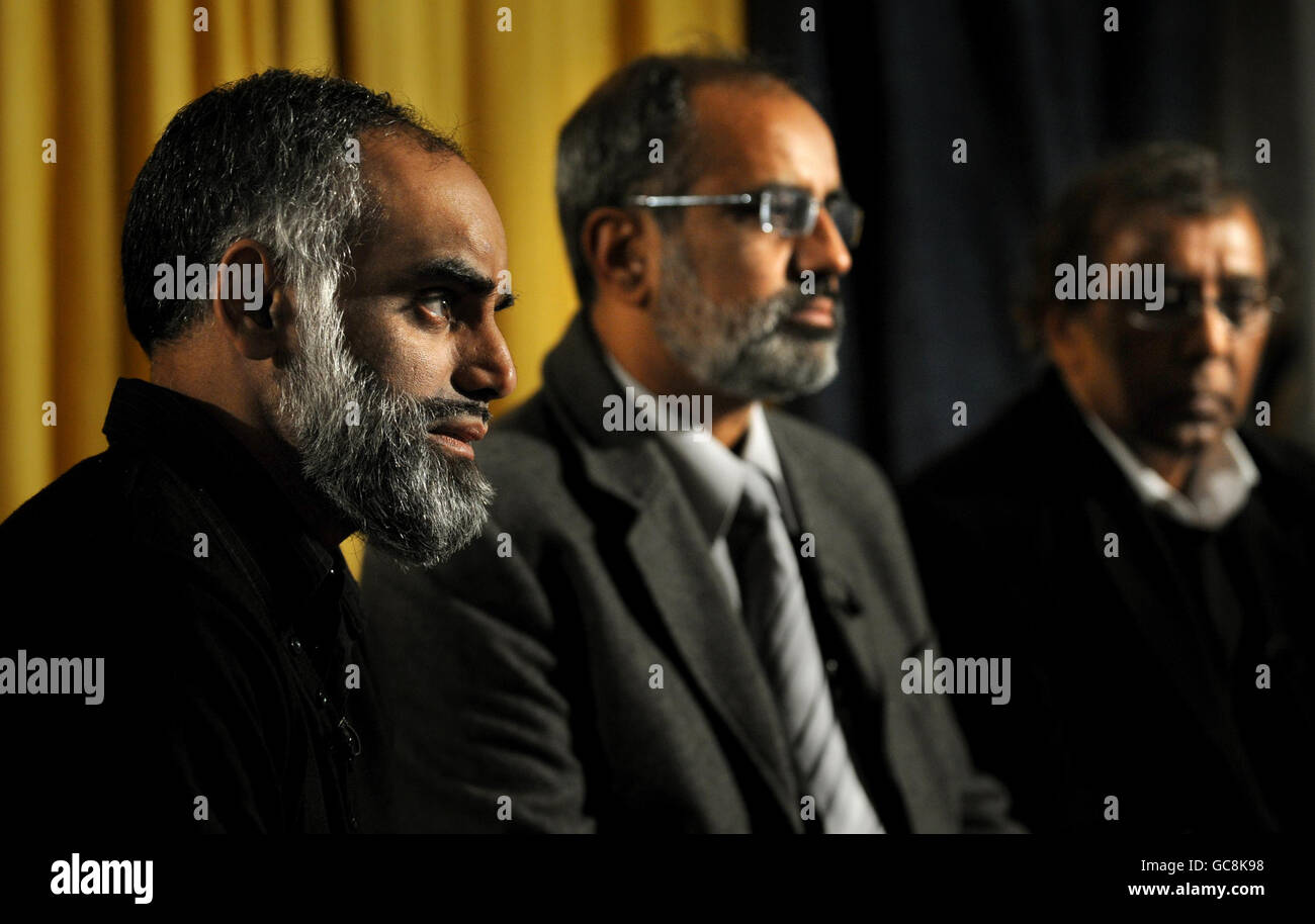 Nasir Shaikh (left), Soohail Shaikh (centre), cousins of Akmal Shaikh ...