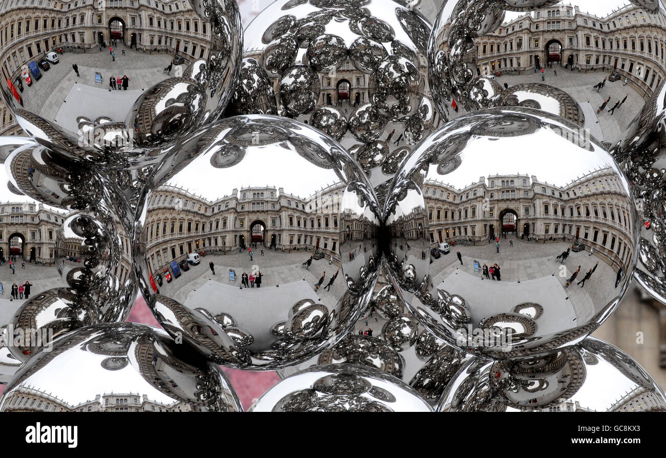 Anish Kapoor Sculpture Stock Photo - Alamy