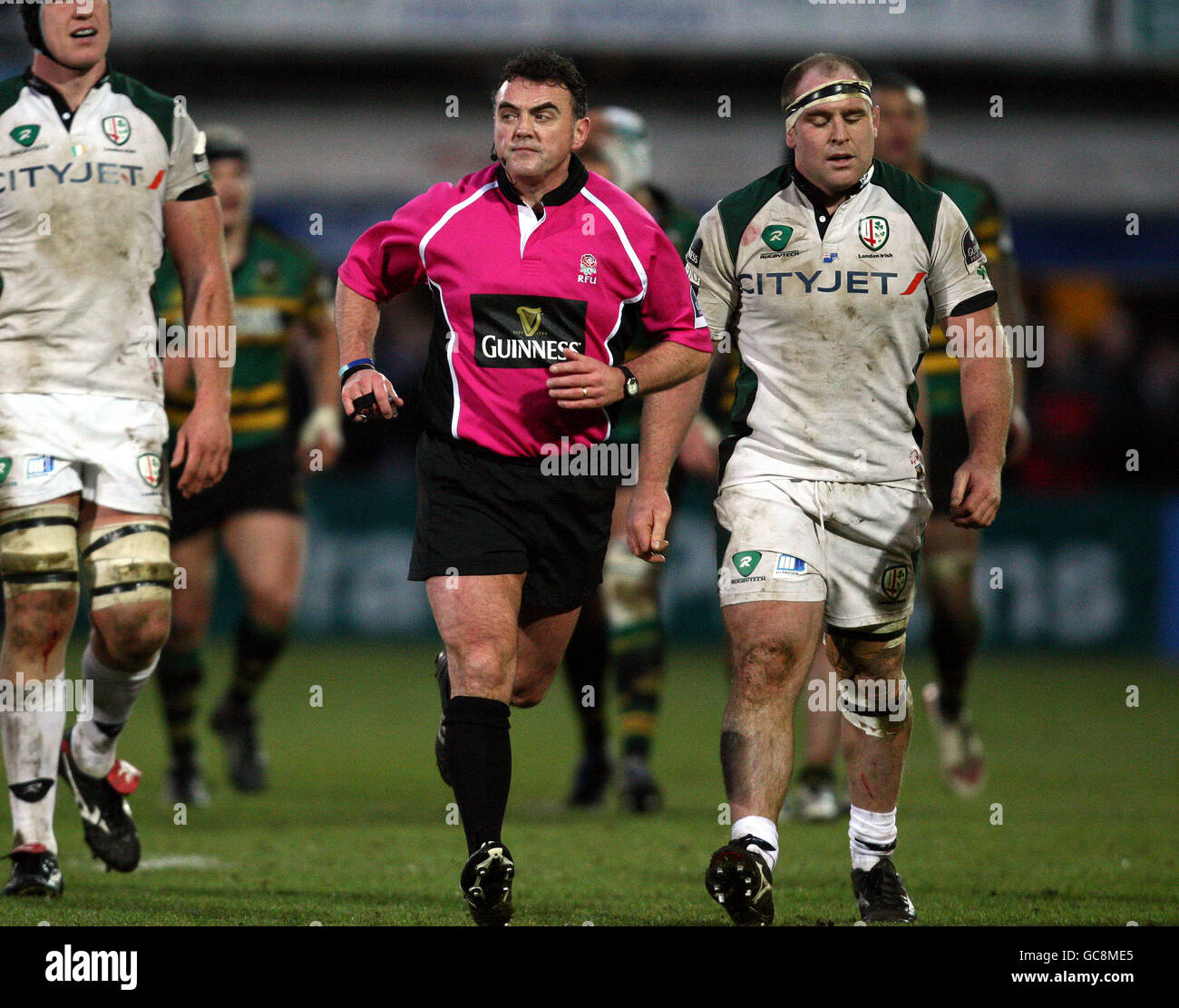 Referree hi-res stock photography and images - Alamy