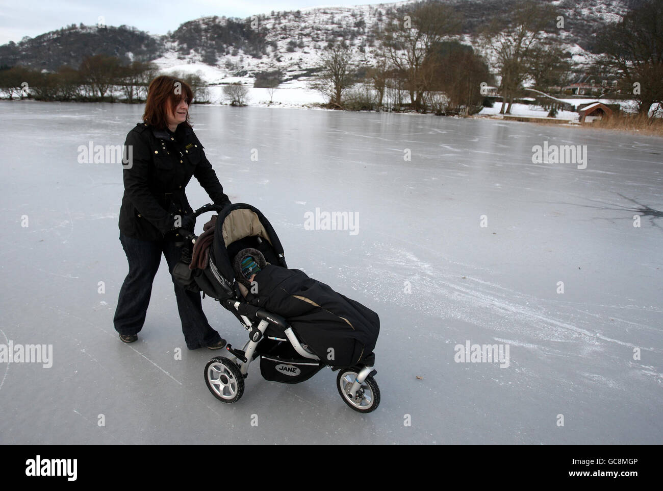 Weather snow full length cool temperature icy atmosphere mangak hi-res ...