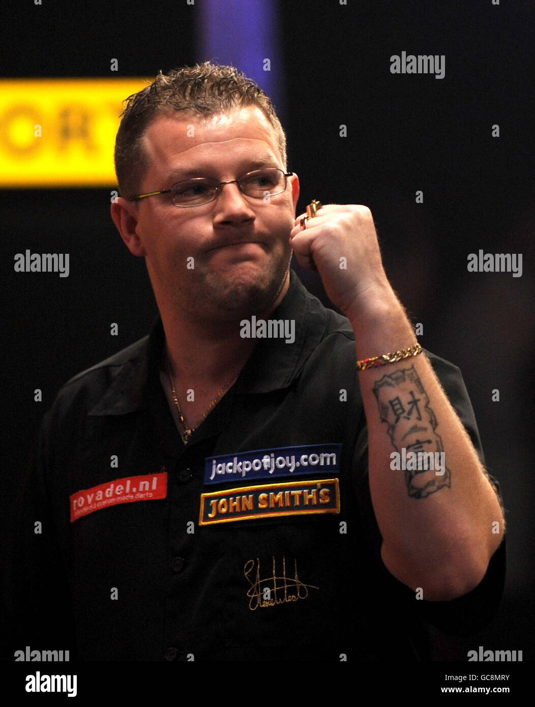 Steve West in action during the BDO 2010 Lakeside World Championships ...