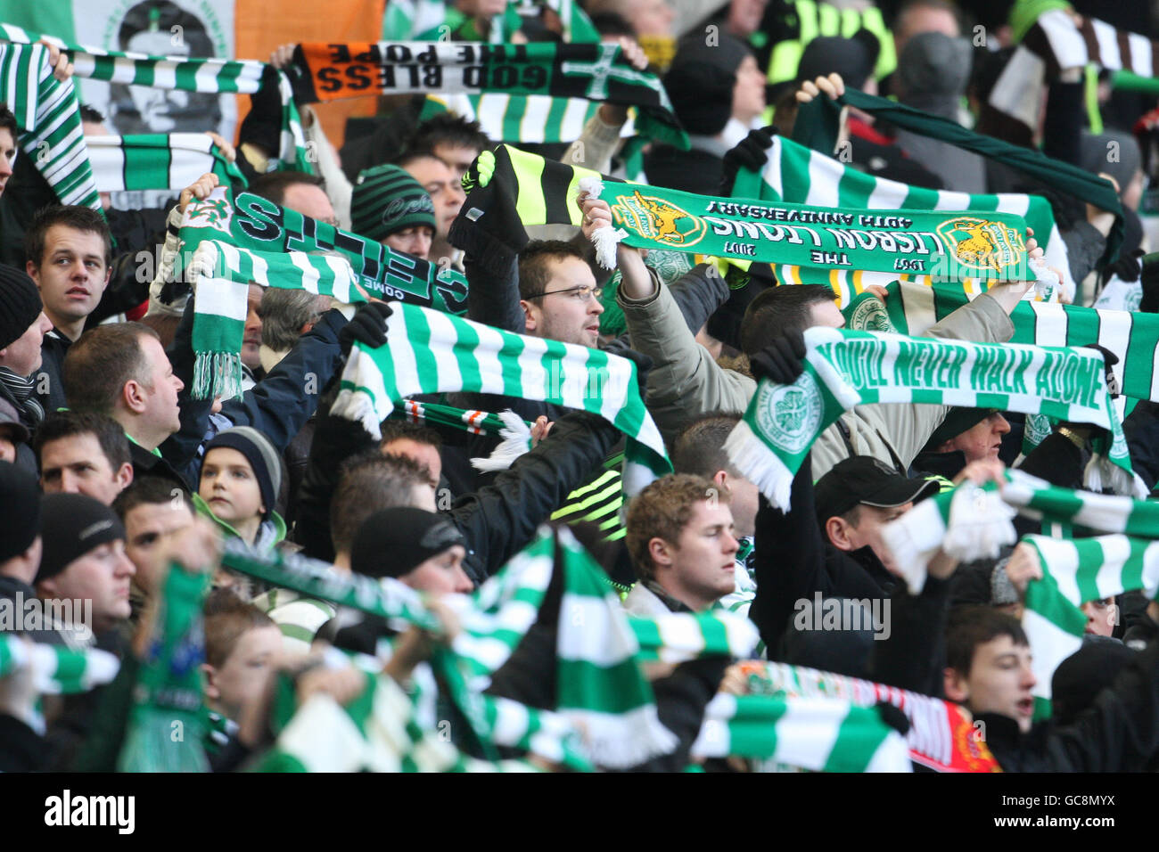 Celtic fans show support hi-res stock photography and images - Alamy