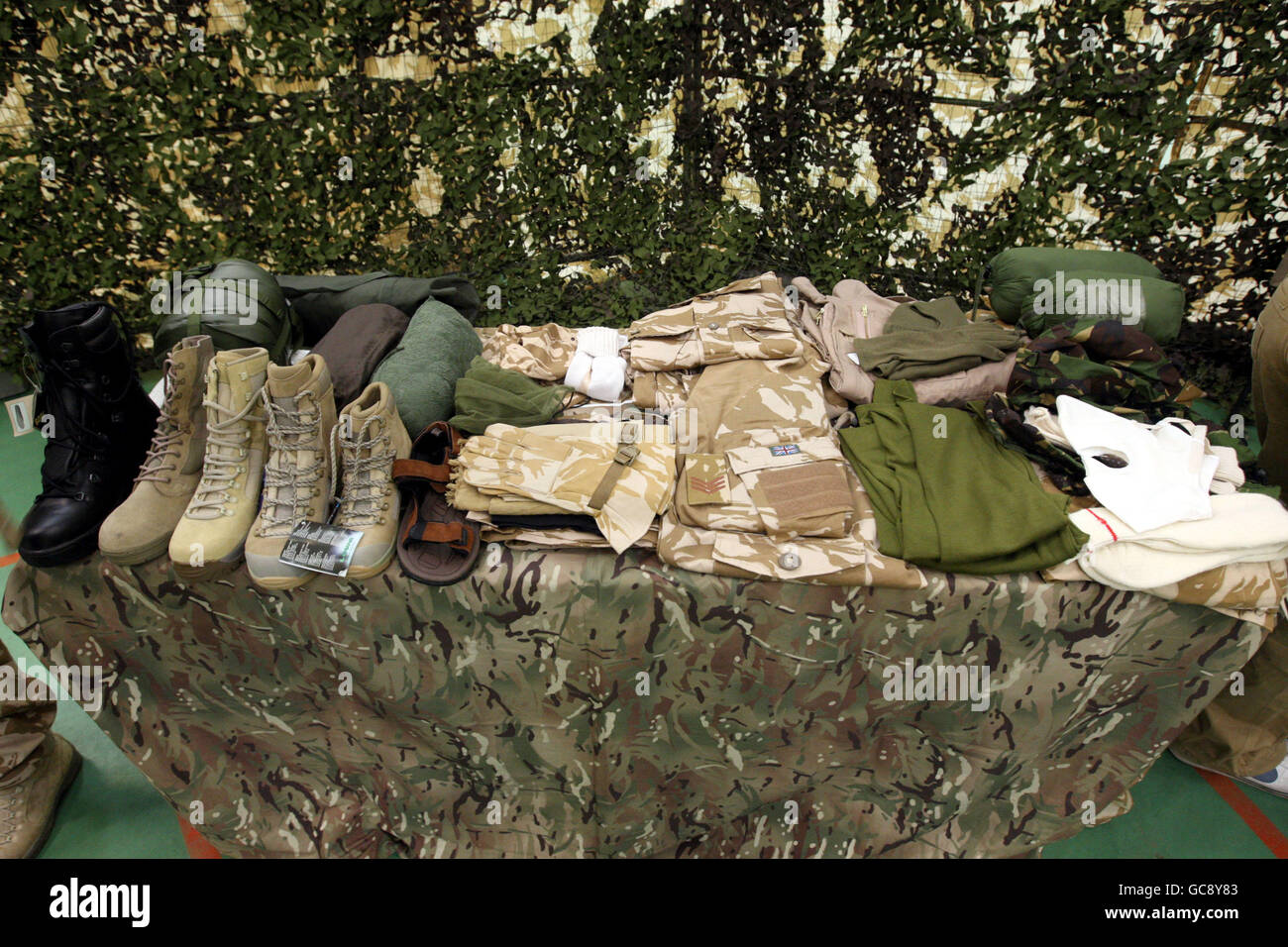 Army issued equipment hi-res stock photography and images - Alamy