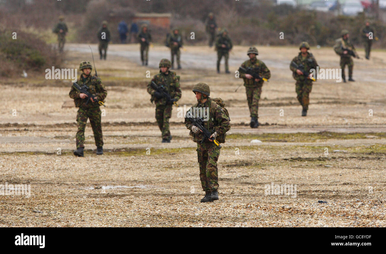 42 Commando Royal Marines storm the beach at Browndown near Lee on ...