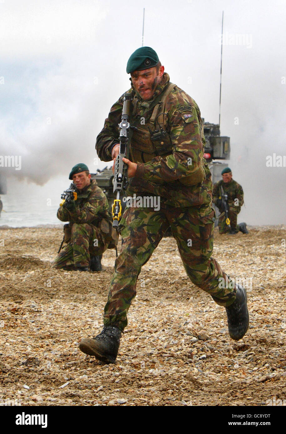 Soldier running with sword hi-res stock photography and images - Alamy