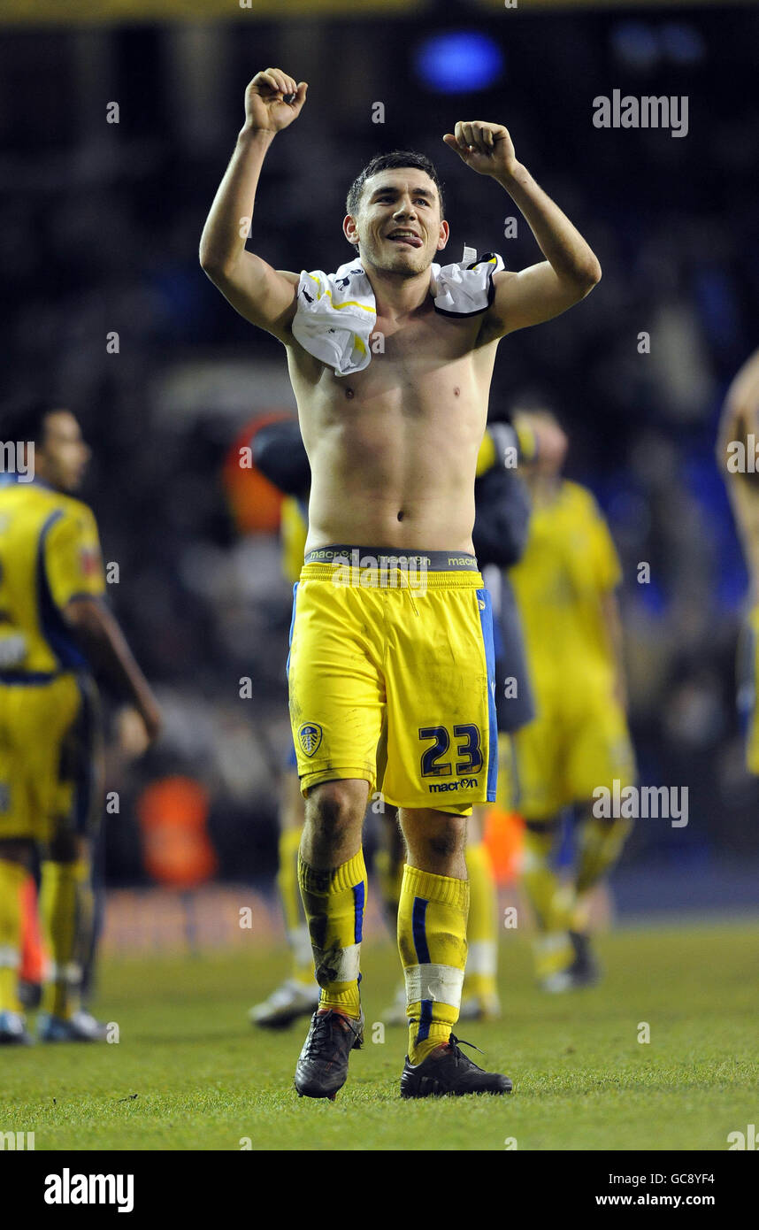 Leeds uniteds robert snodgrass hi-res stock photography and images - Alamy