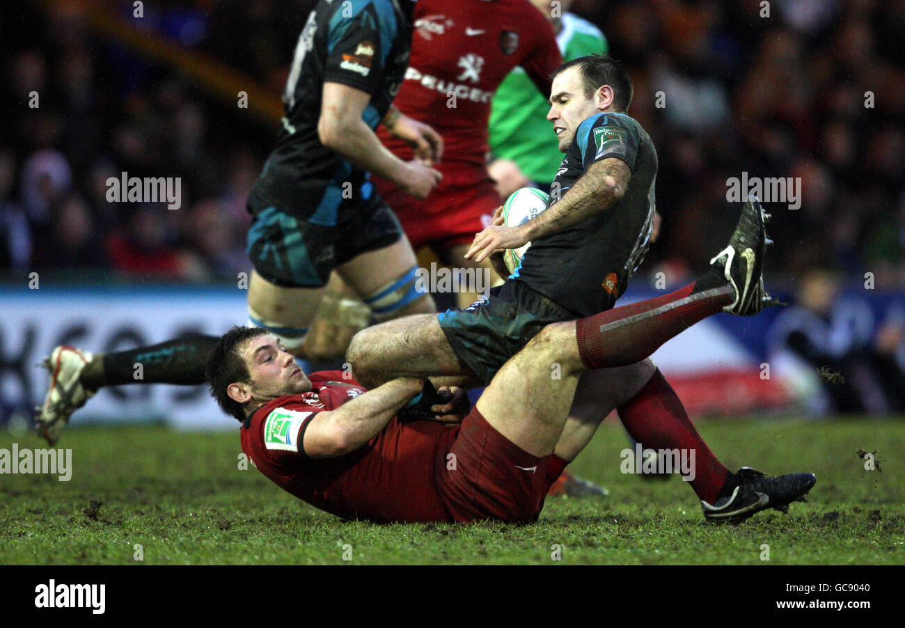 Rugby fragments particles hi-res stock photography and images - Alamy