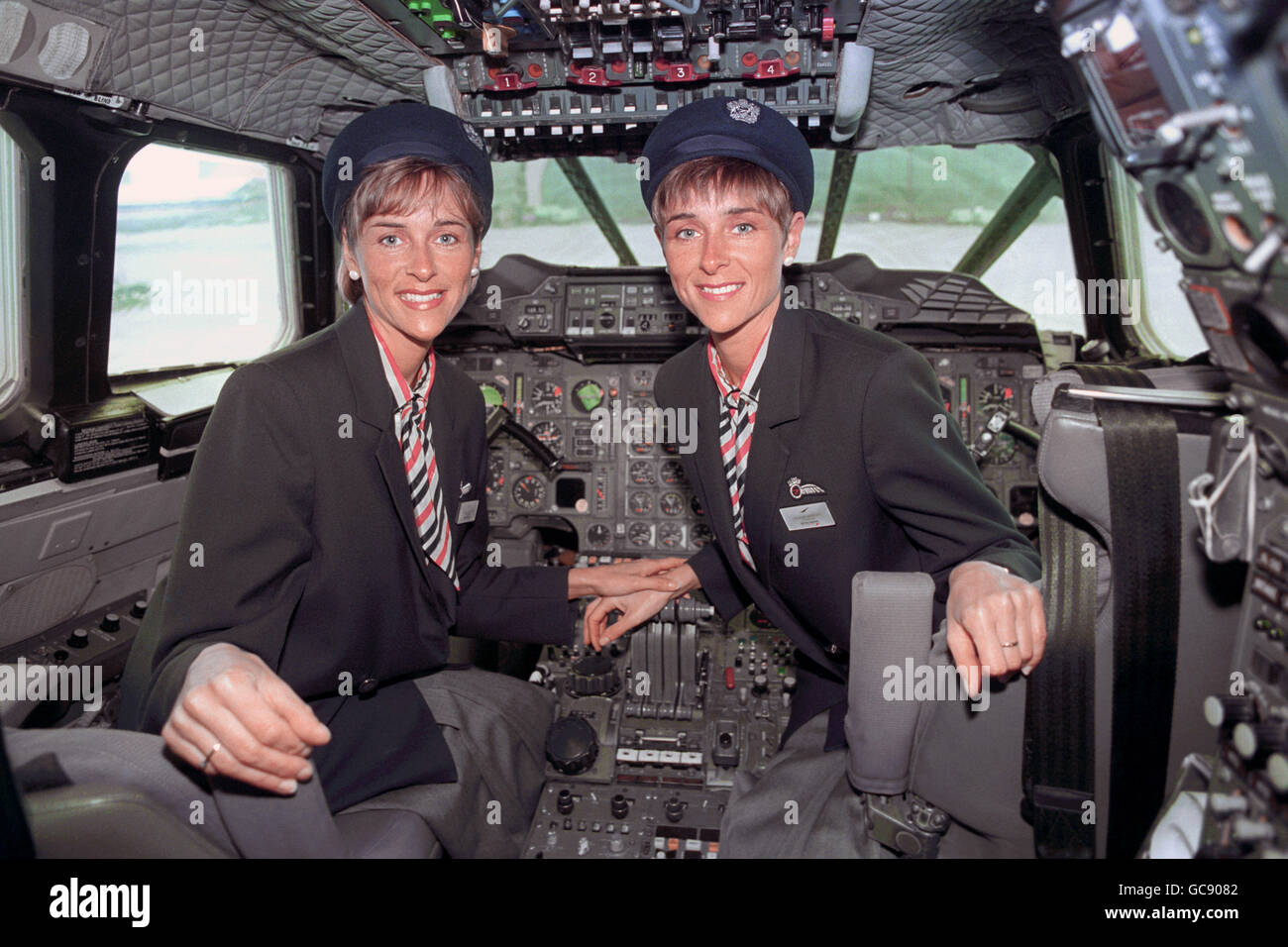 31 year old identical twins estelle hi-res stock photography and images ...