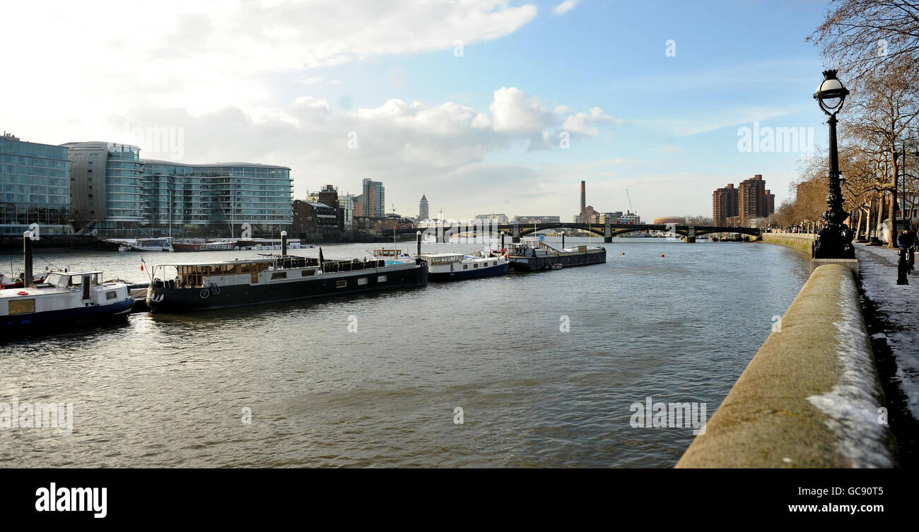 Million pound boat for sale Stock Photo - Alamy