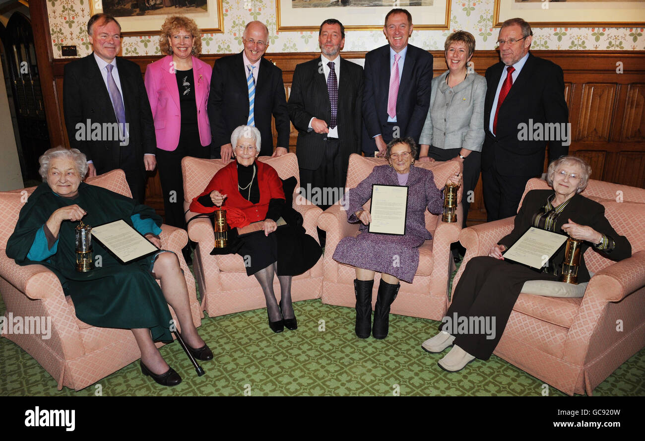 Sm left to right women of steel kit sollitt hi-res stock photography ...