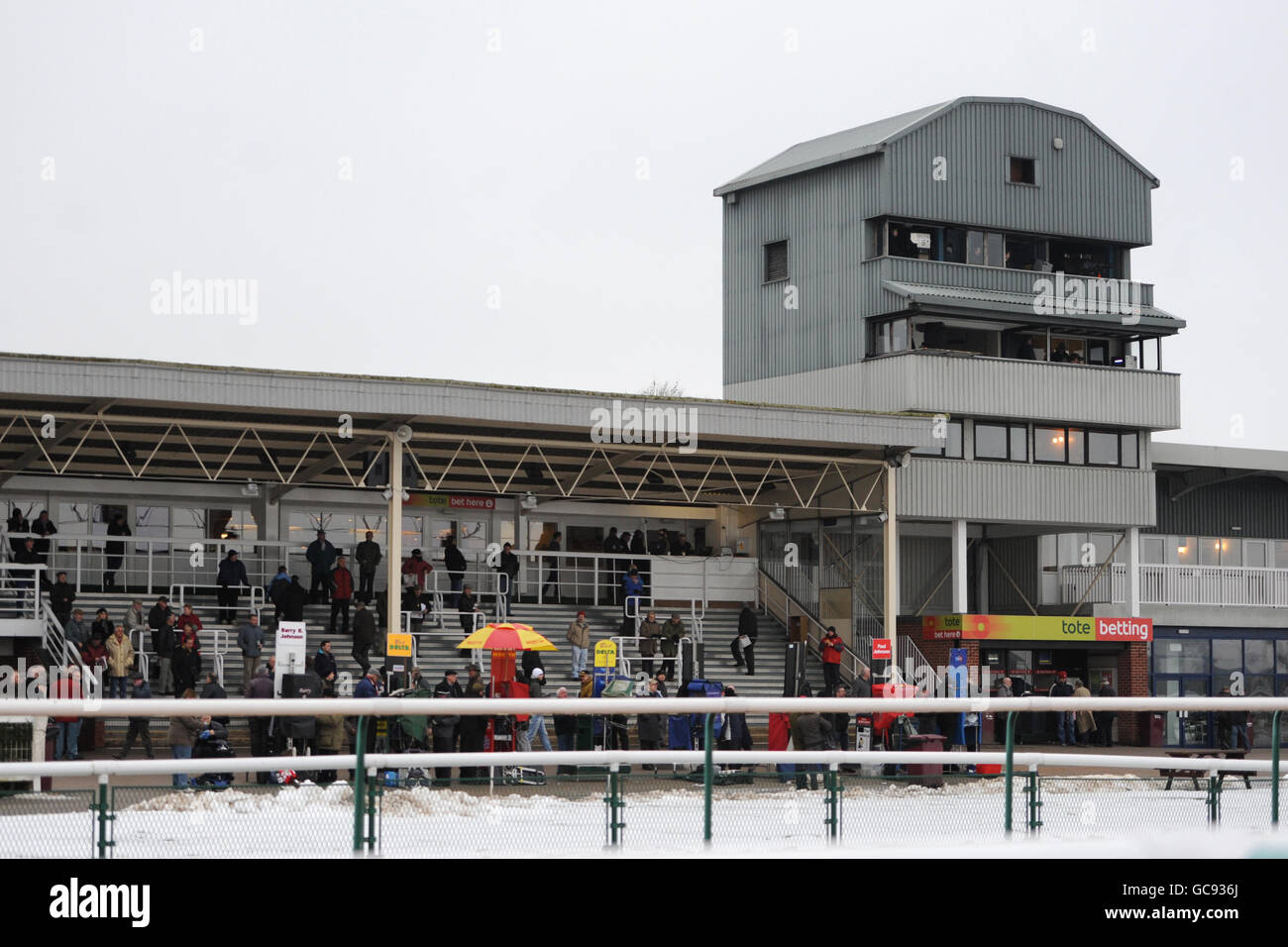 Southwell racecourse grandstand hi-res stock photography and images - Alamy