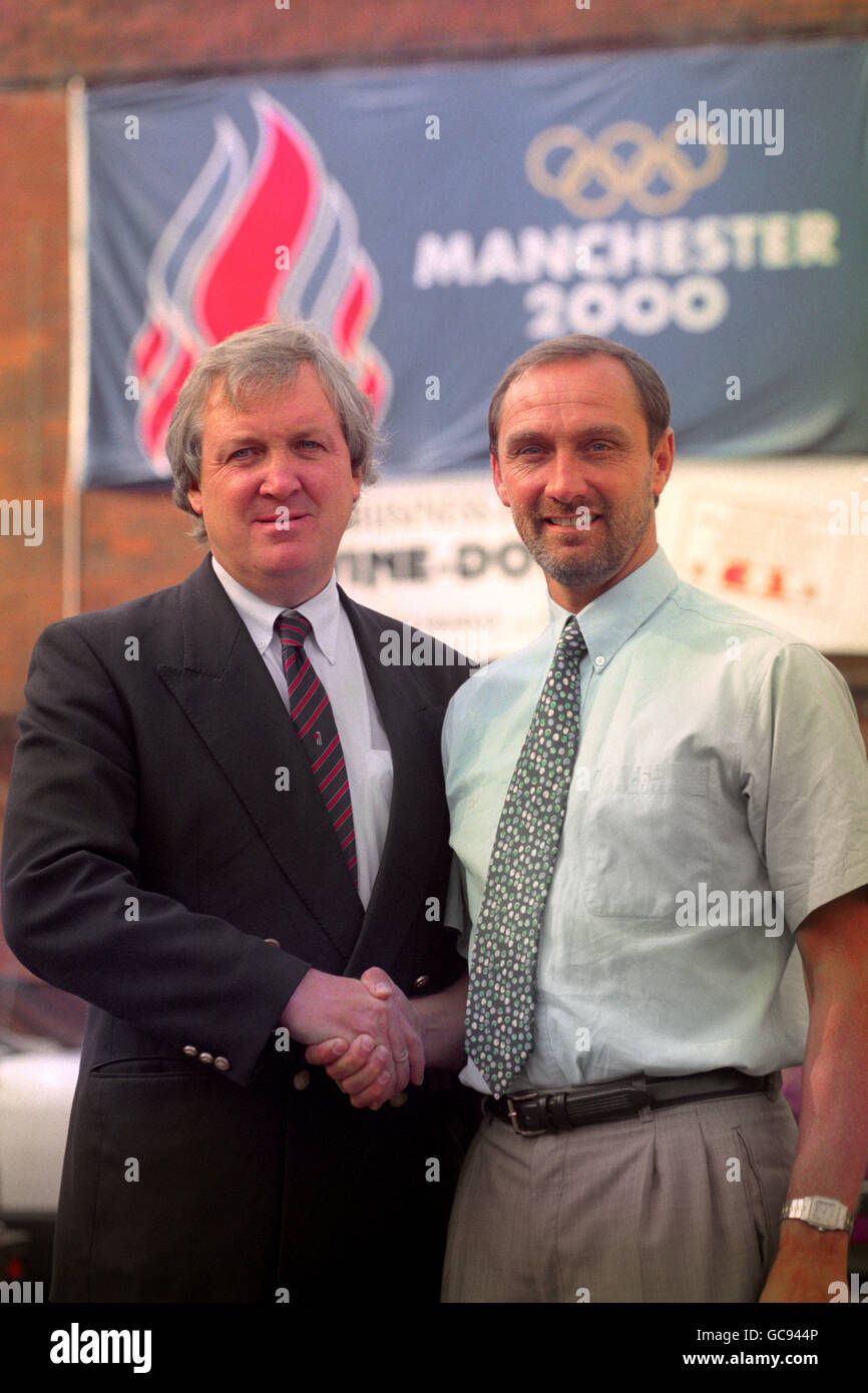Soccer - FA Carling Premiership - Manchester City - Brian Horton and ...