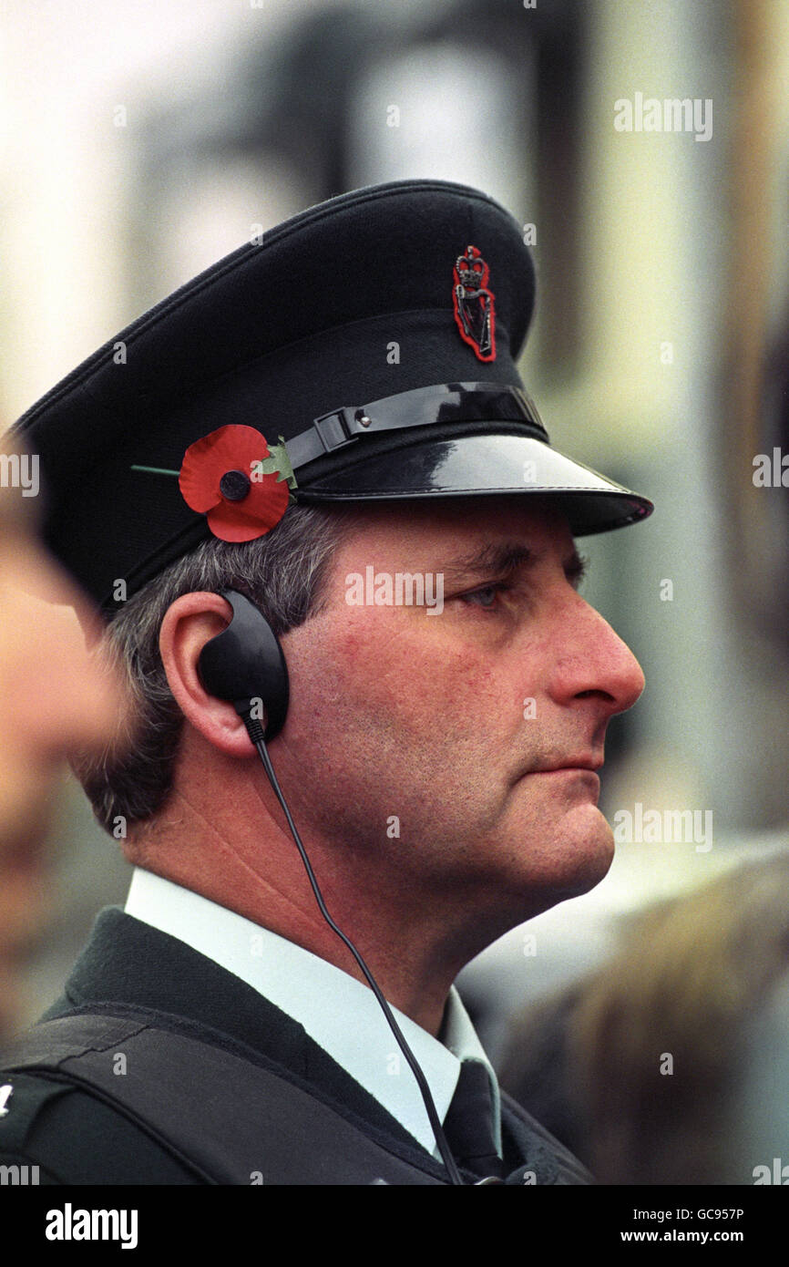 BELFAST: AN RUC OFFICER Stock Photo - Alamy