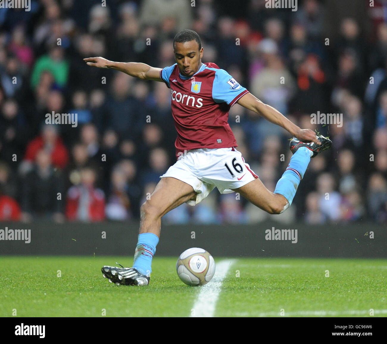 Fabian delph villa goal hi-res stock photography and images - Alamy