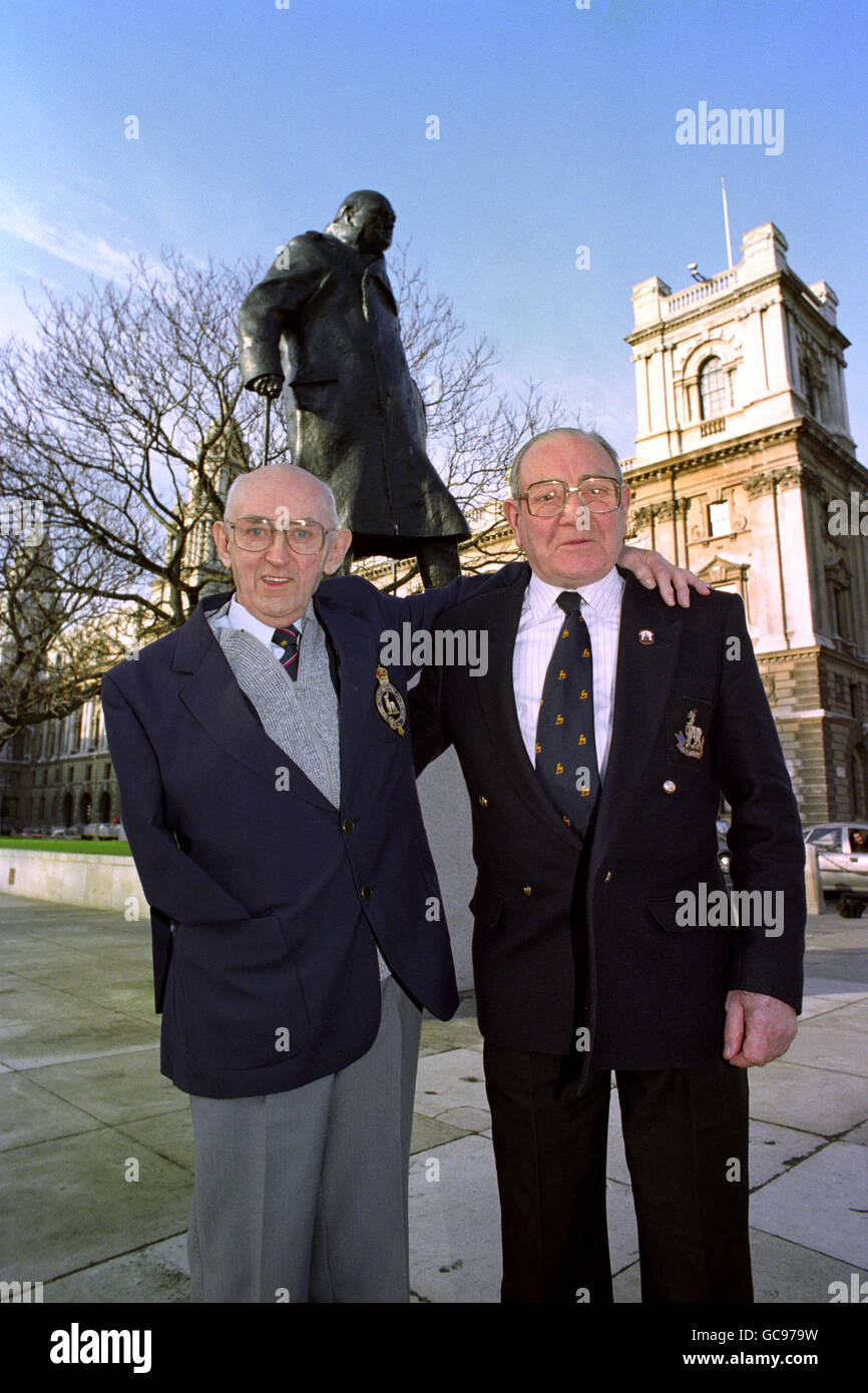 World war ii veterans bert evans hi-res stock photography and images ...