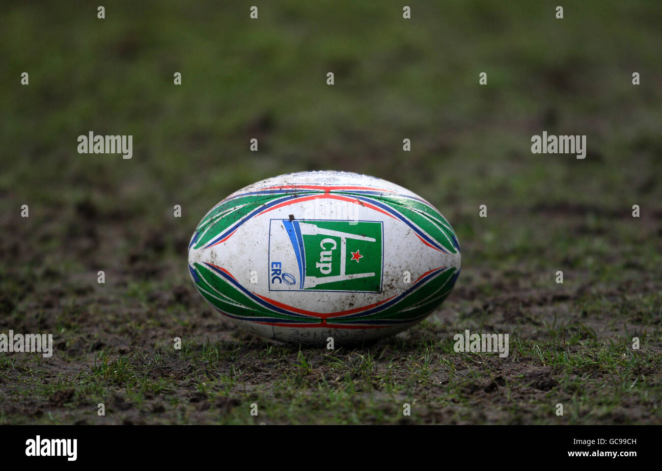 Official heineken cup match ball hi-res stock photography and images ...