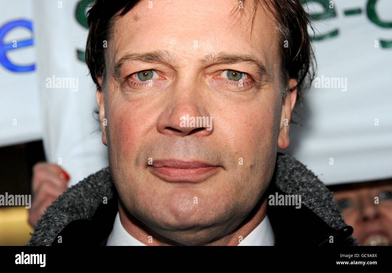 Doctor andrew wakefield hi-res stock photography and images - Alamy