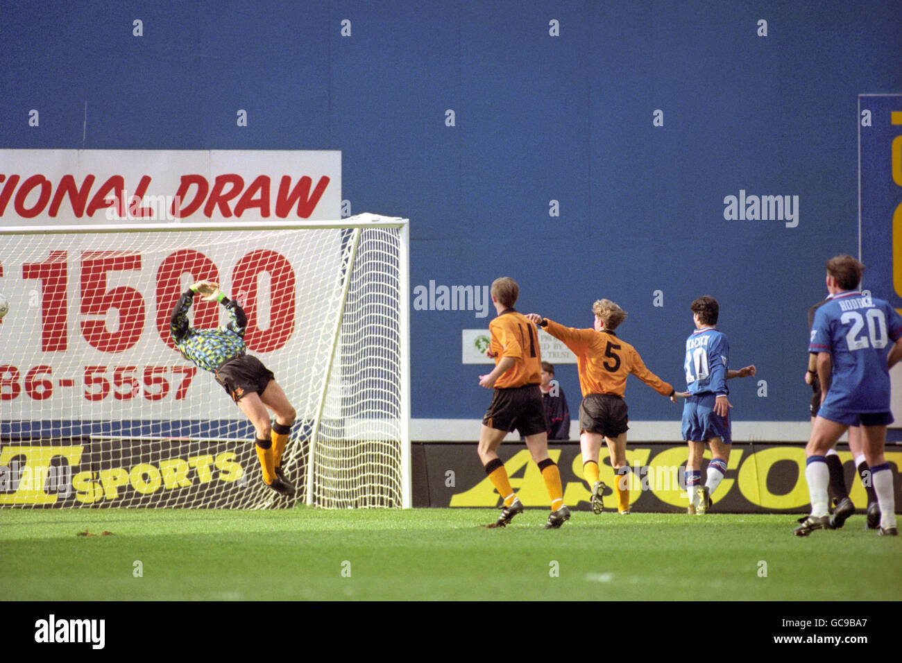 Chelseas gavin peacock far right scores as wolverhampton wanderers ...