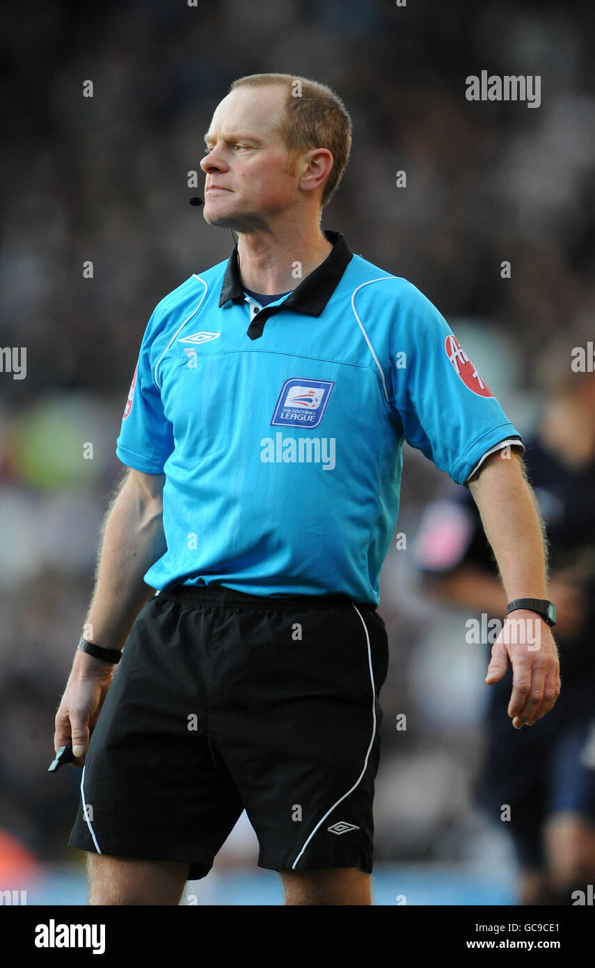 Referee Andy Woolmer High Resolution Stock Photography and Images - Alamy