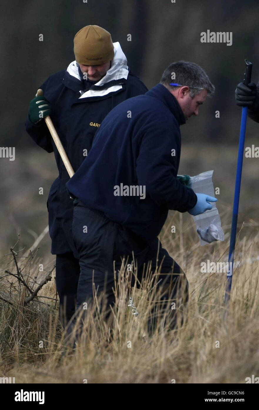 Gardai remove evidence hi-res stock photography and images - Alamy