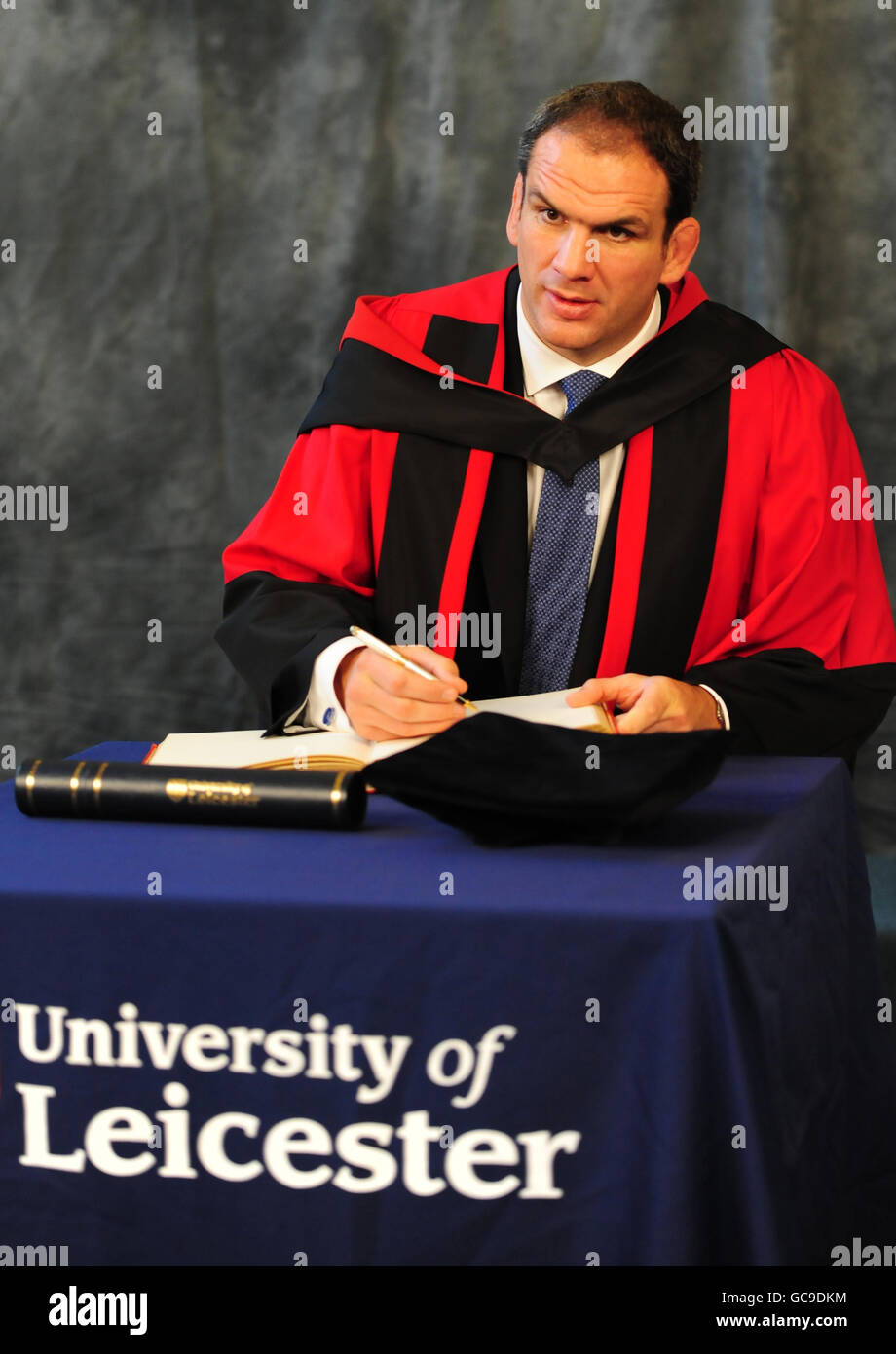 Martin Johnson gets degree Stock Photo - Alamy