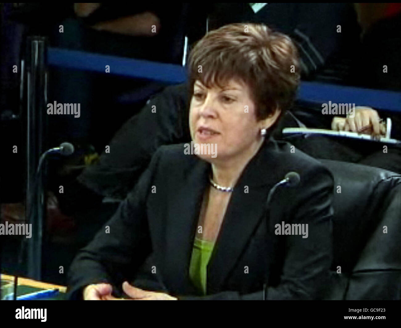 Giving evidence screen hi-res stock photography and images - Alamy