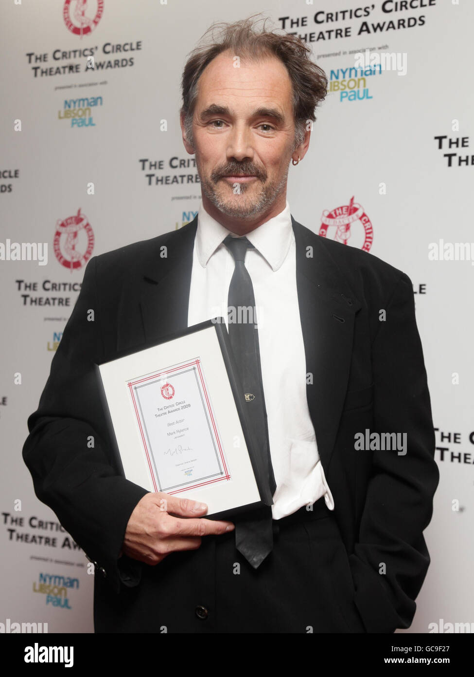 Mark Rylance with his Best Actor award in Jerusalem at The Critics ...