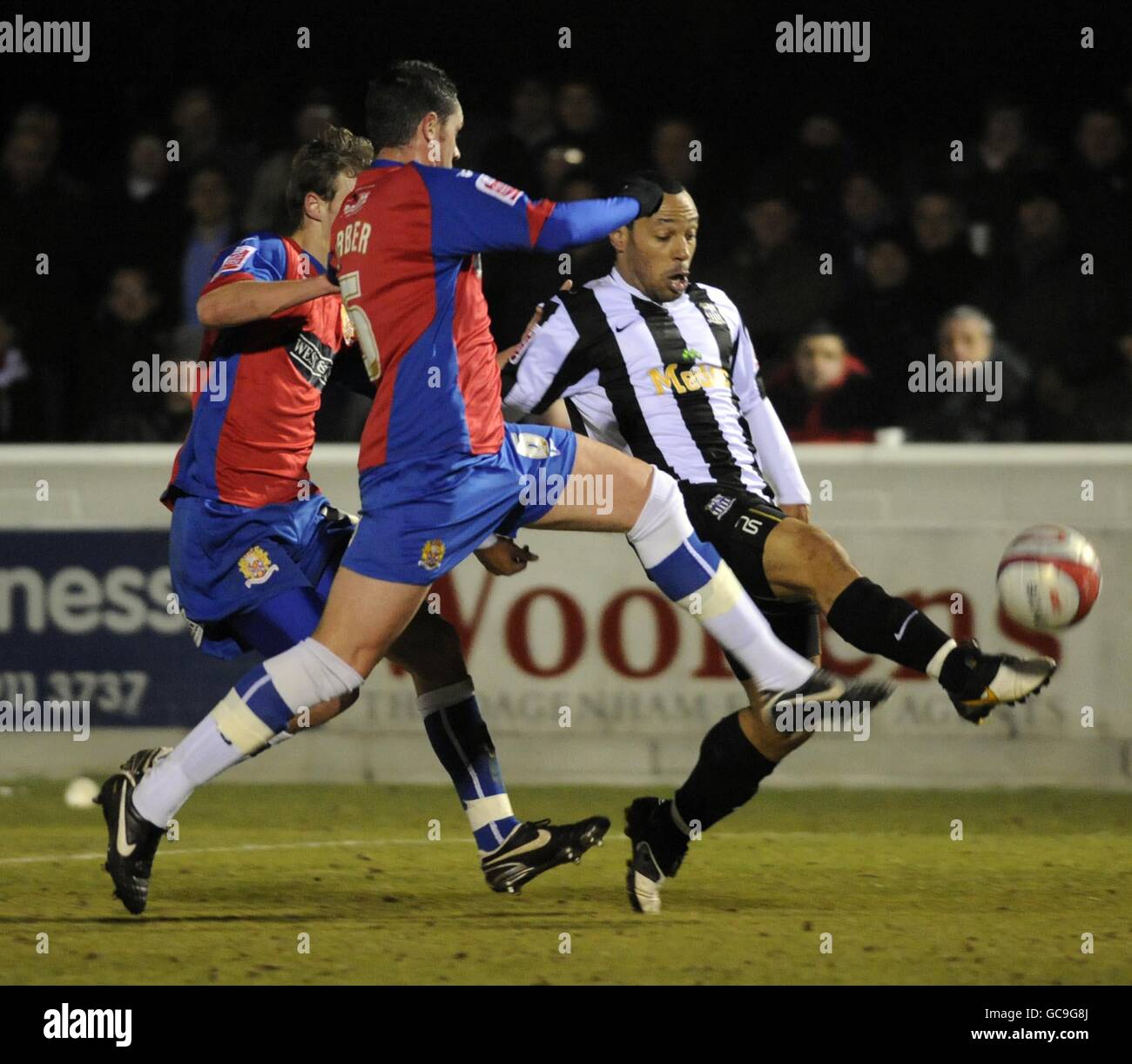 Notts County's Karl Hawley (right) shoots during the Coca-Cola League ...