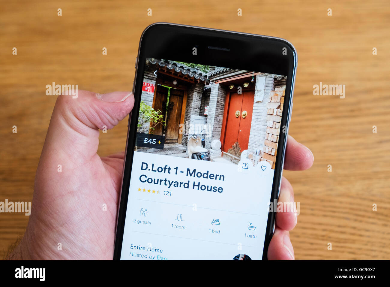 Traditional chinese courtyard house hi-res stock photography and images ...