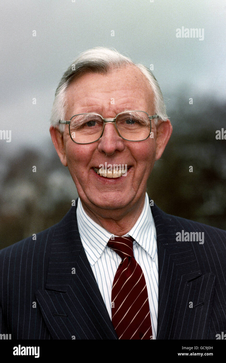 The bbc weatherman hi-res stock photography and images - Alamy