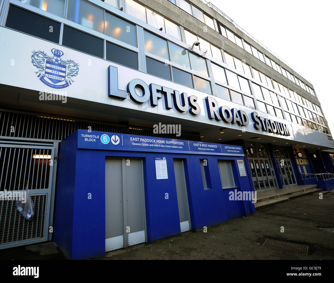 Loftus road stadium view hi-res stock photography and images - Alamy
