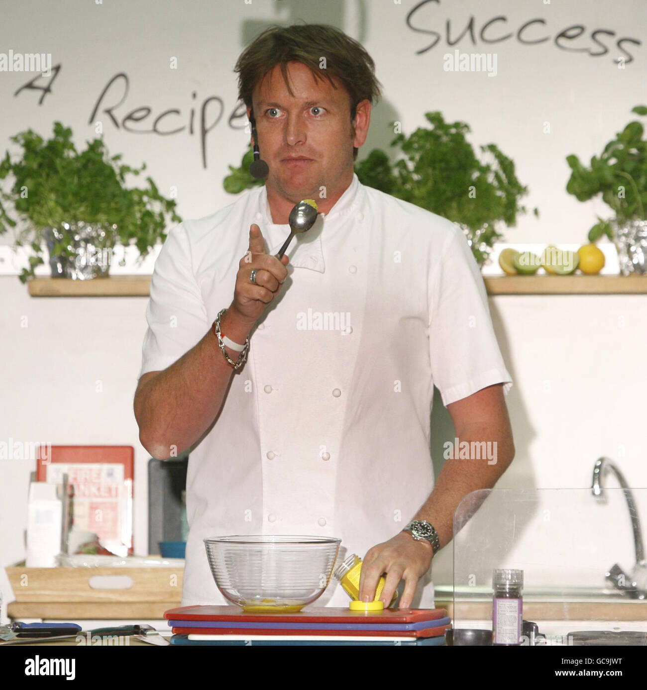 James martin cooking hi-res stock photography and images - Alamy