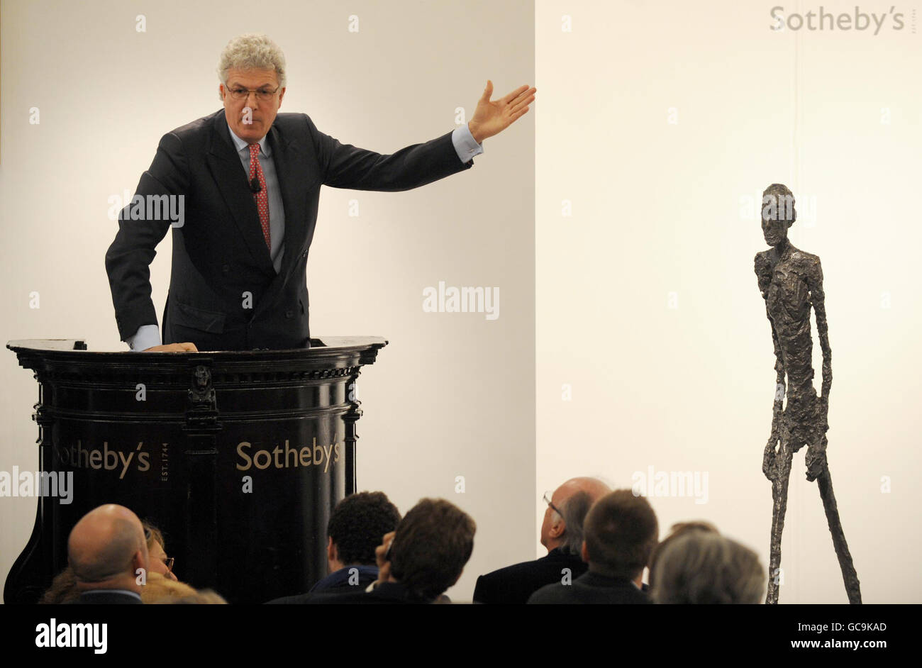 Walking man i alberto giacometti hi-res stock photography and images ...
