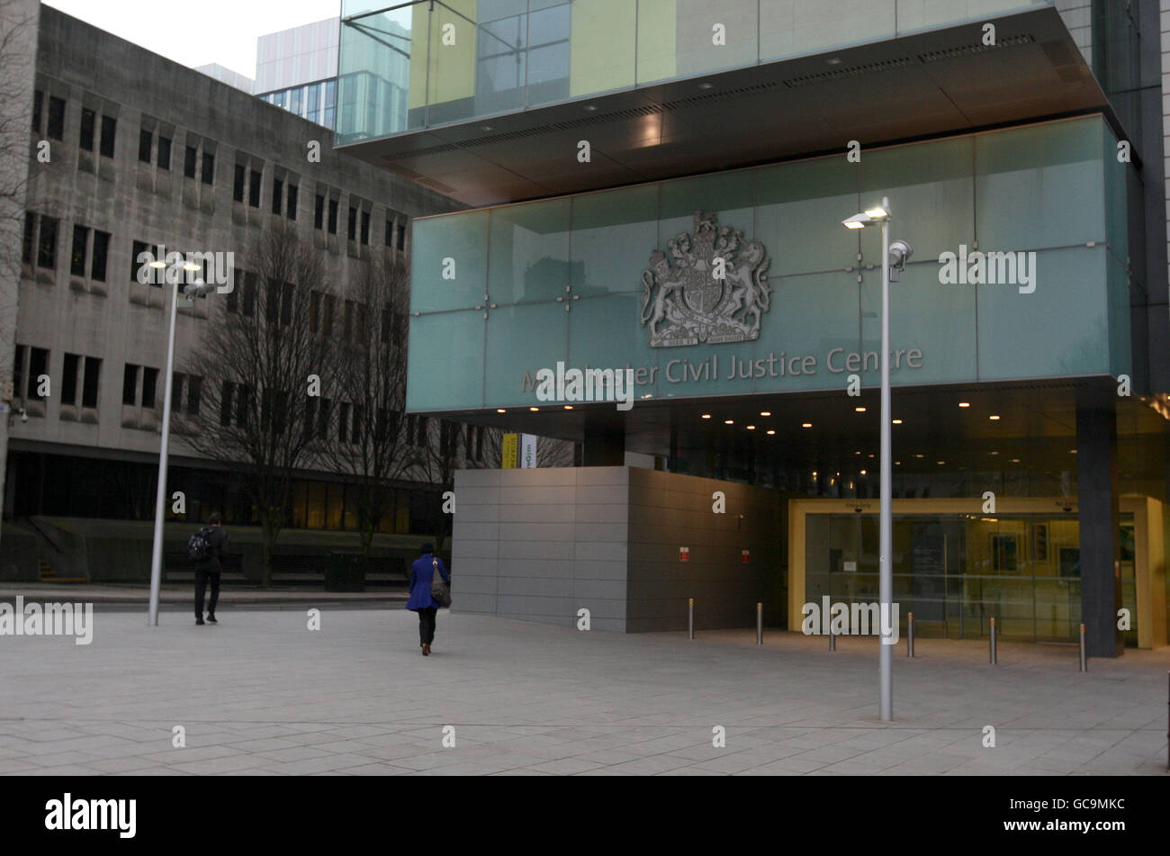 Outside manchester civil justice centre hi-res stock photography and ...