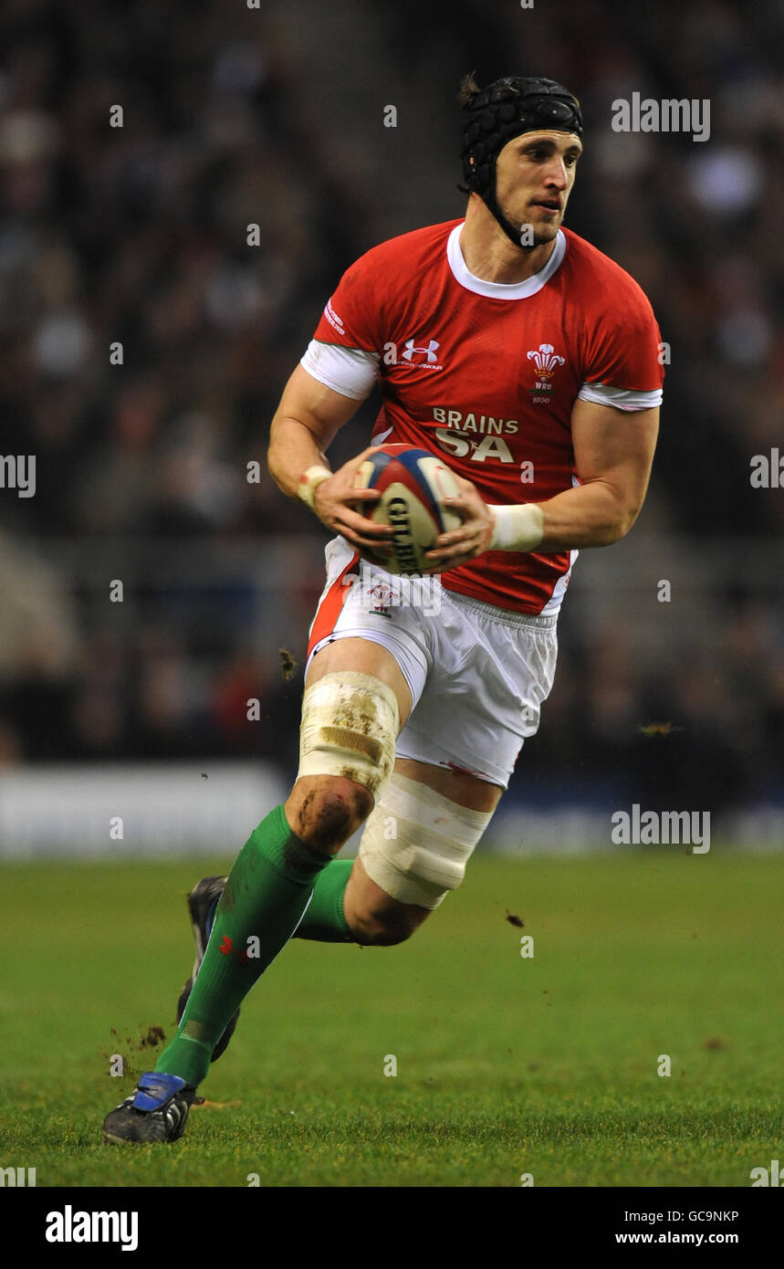 Scrum wales england rugby six hi-res stock photography and images - Alamy